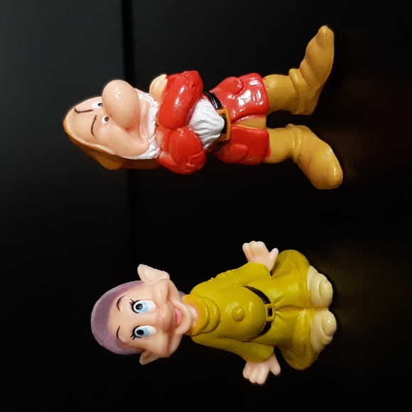 Disney | Party Supplies | Snow White Dopey Grumpy Disney Set Of 2 Mini ...